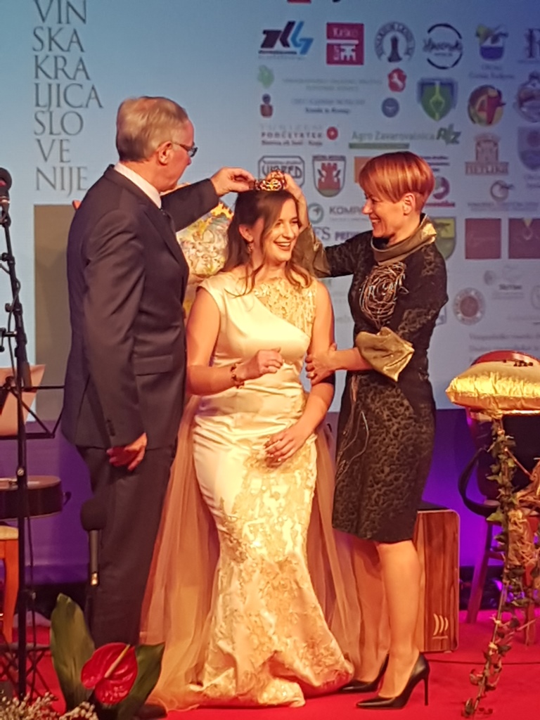 Ana Pavlin je 24. vinska kraljica Slovenije – Društvo turističnih ...